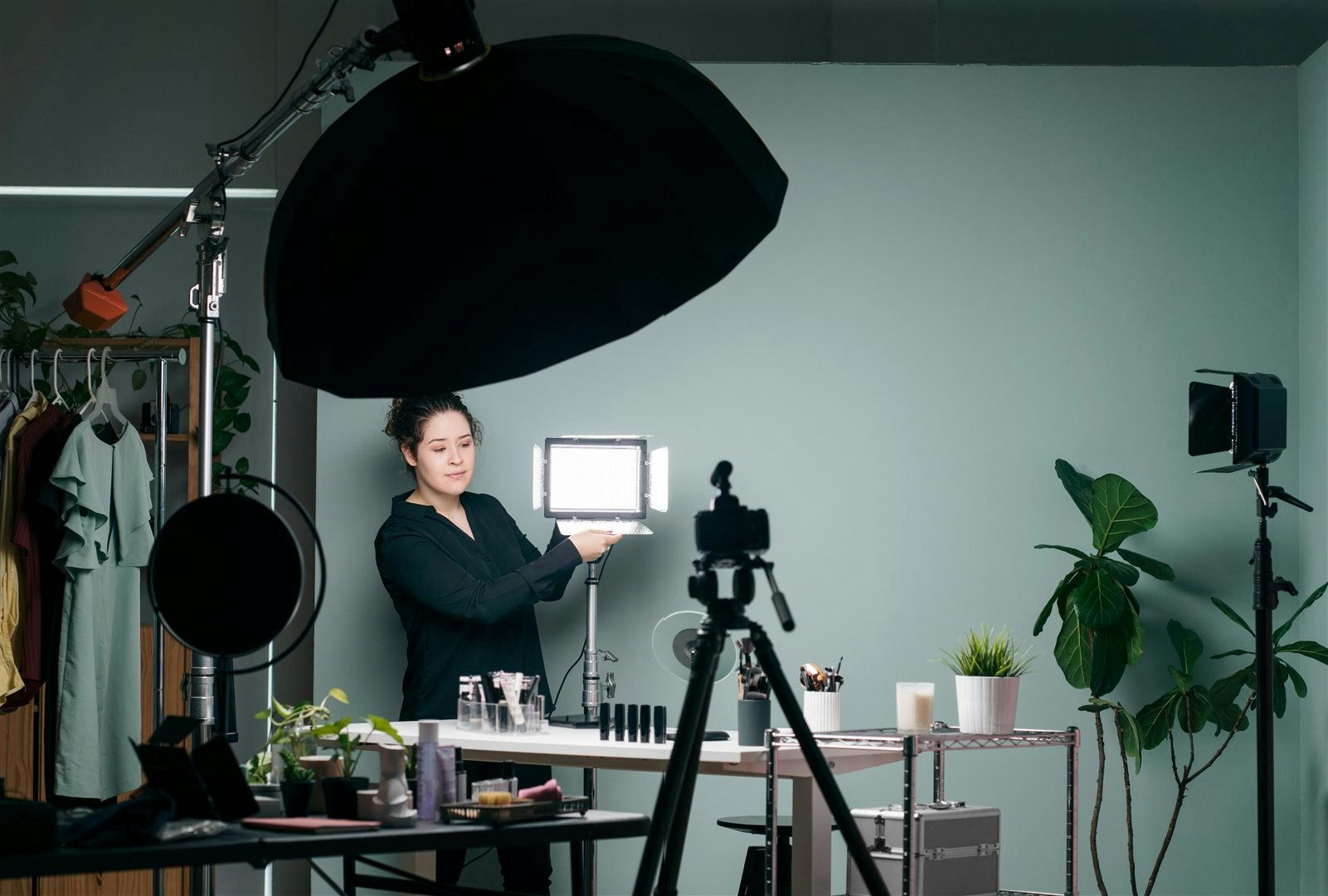 FIVE PRO STYLES FOR PRODUCT PHOTOGRAPHY | Digital Photographer Issue 257